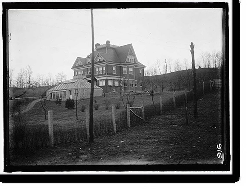 Historic Print, [FEUD. SCENES IN VIRGINIA MOUNTAIN TOWN AT TRIAL AFTER ...