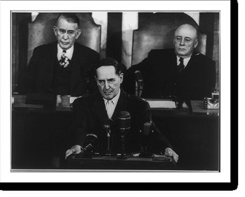 Historic Print, Gen. Douglas MacArthur making famous farewell address ...