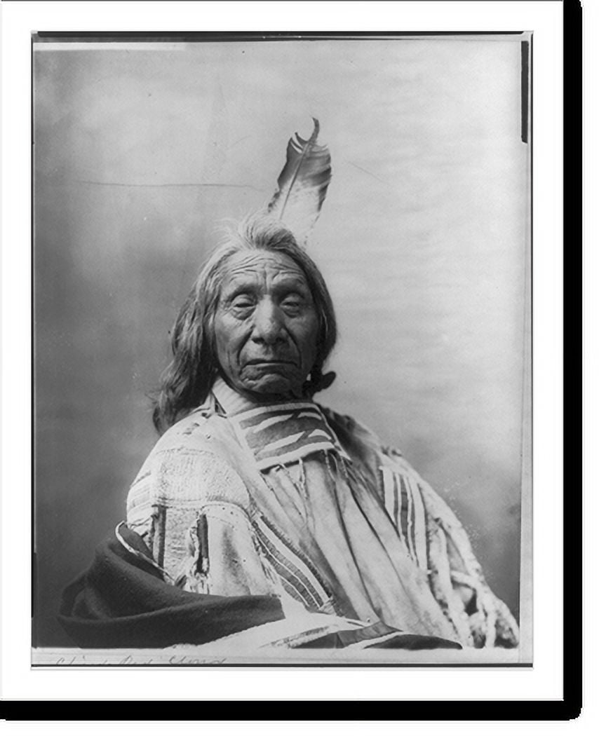 Historic Print, [Red Cloud, Chief, head and shoulders portrait, facing slightly right, wearing ...
