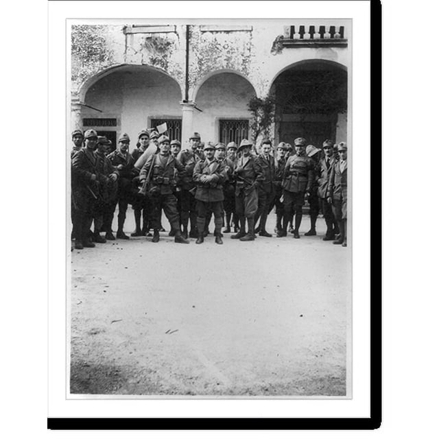 Historic Print, [The Italian Front: Famous Arditi troops - 22 men posed ...