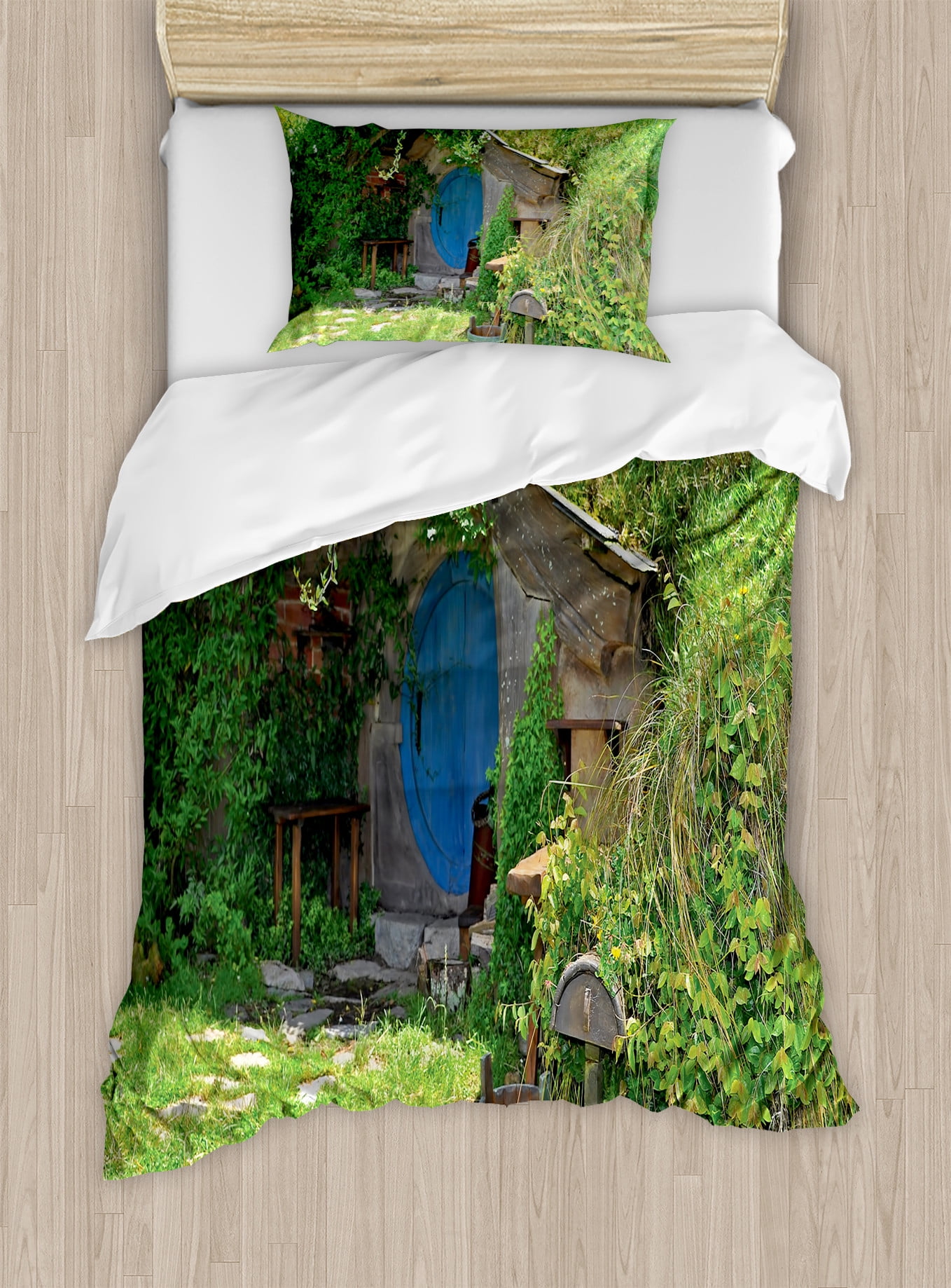 Hobbits Duvet Cover Set, Fantasy Hobbit Land House in Overhill Woods ...