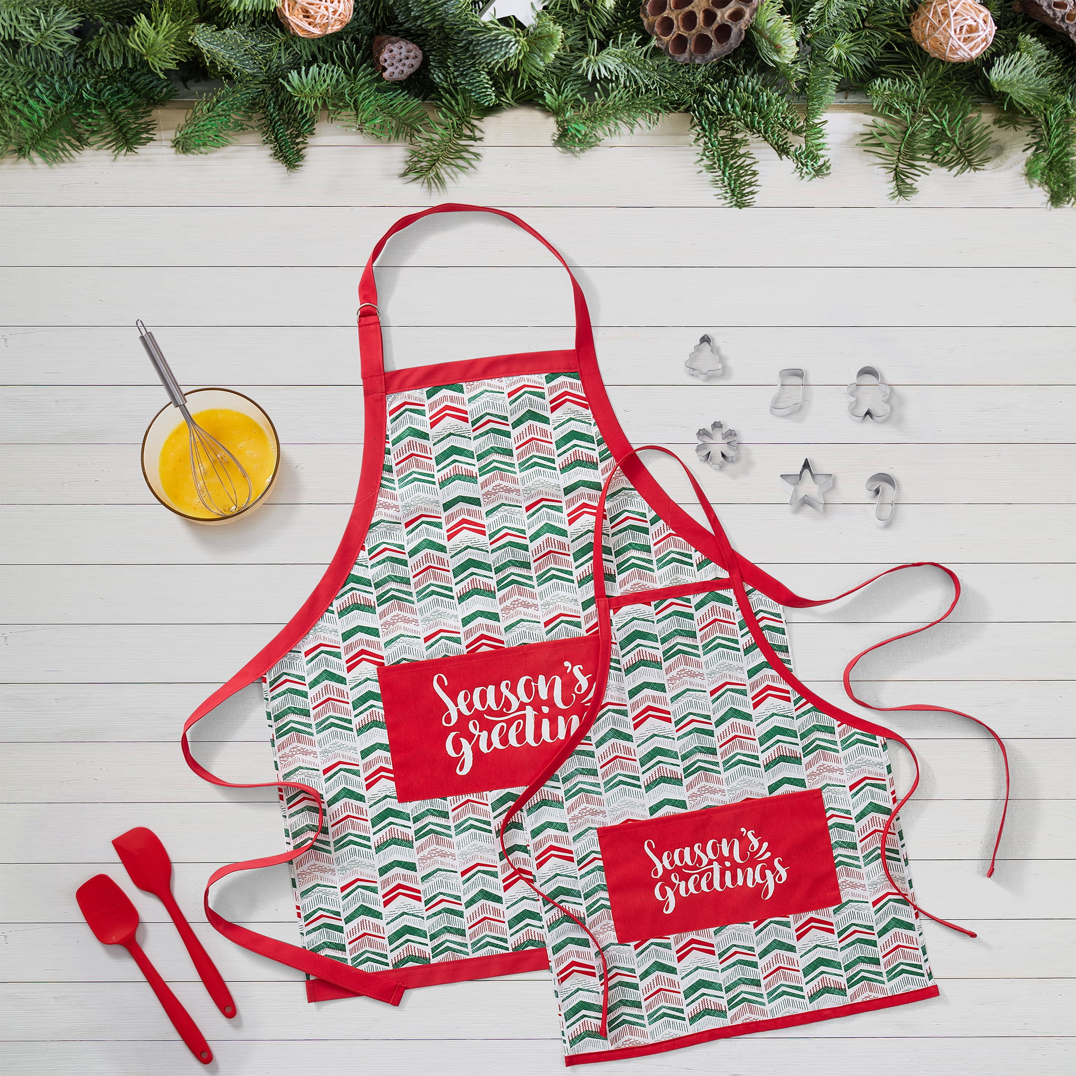 HOLIDAY COLLECTION Season's Greetings 2-Piece Polycotton Apron Set for ...