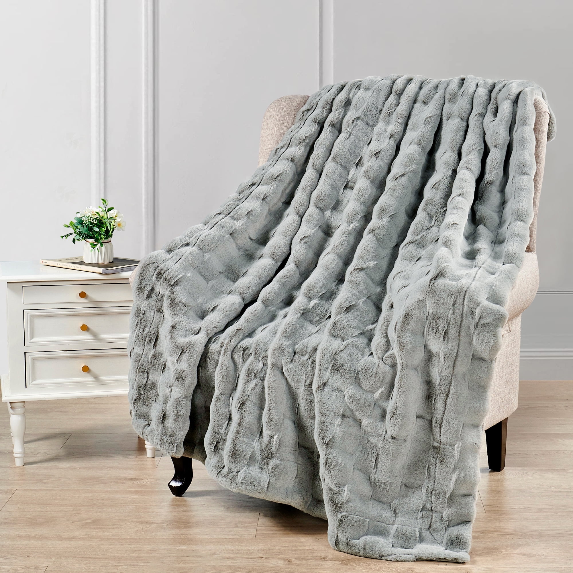 Home Soft Things Brick Textured Faux Fur Throw Blanket with Micromink ...