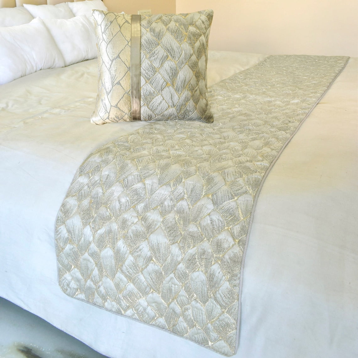 The HomeCentric King / Queen / Twin Ivory & Gold Decorative Full 68"x18 ...