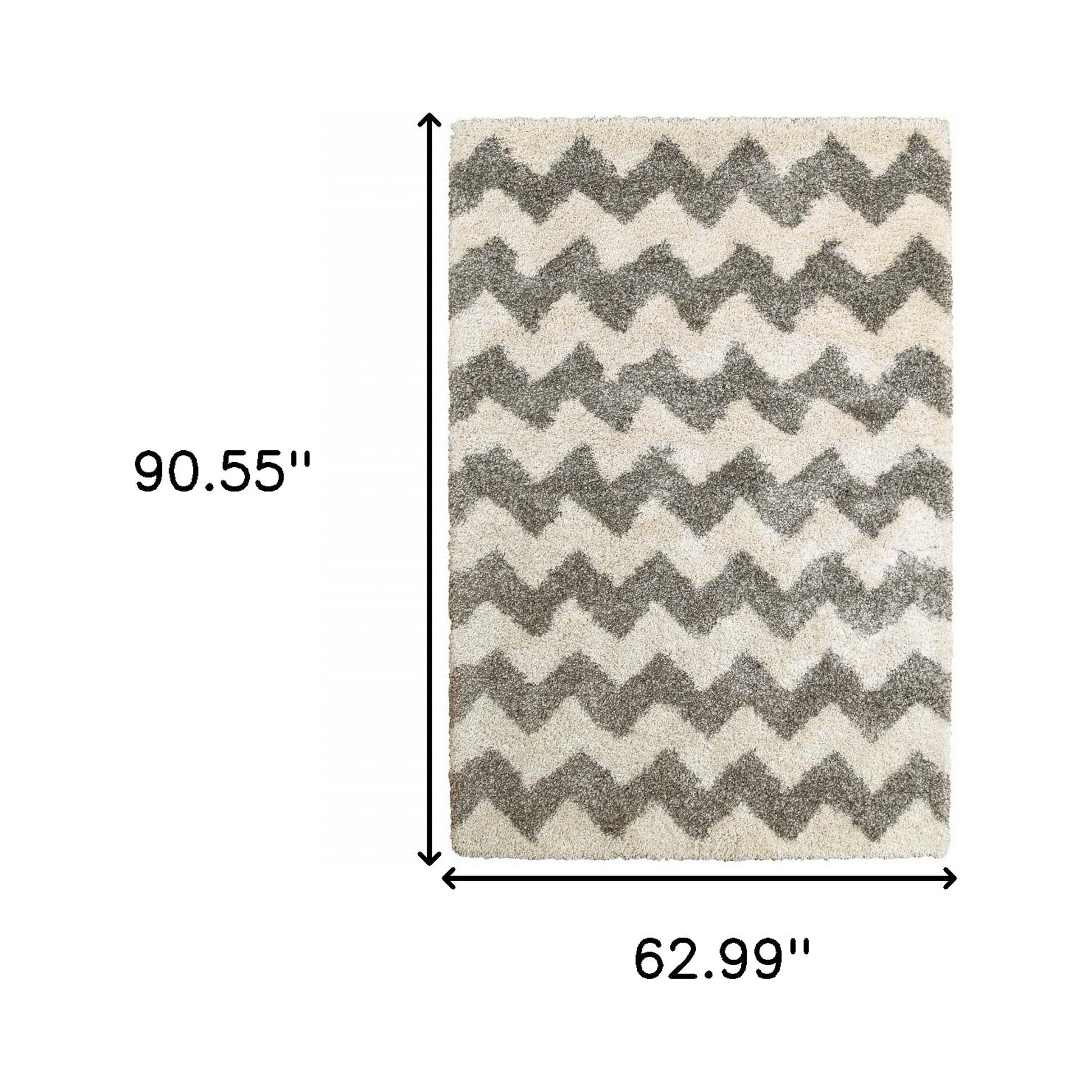 HomeRoots 507916 5 x 8 ft. Gray & Ivory Geometric Shag Power Loom Stain ...
