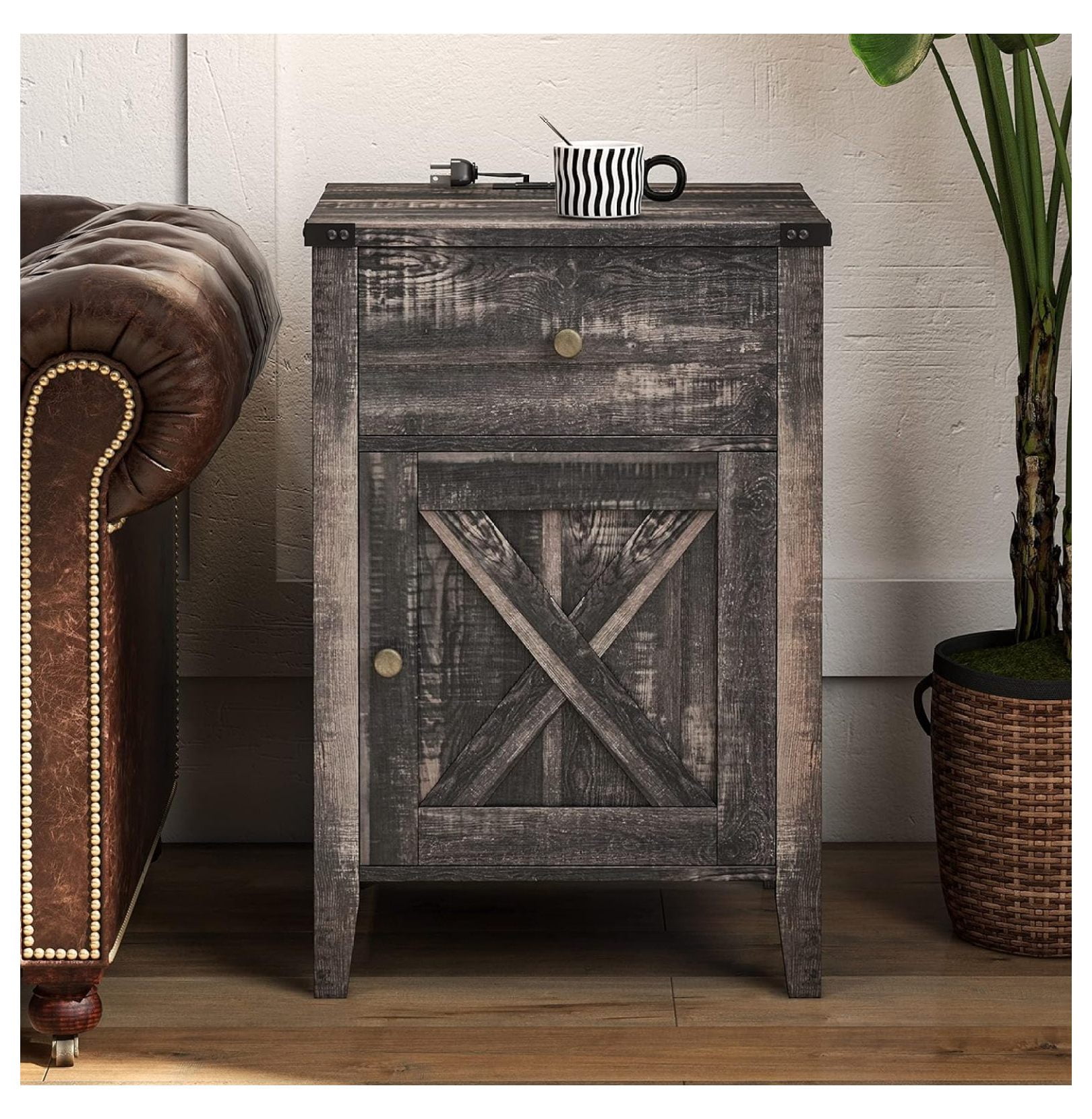 Homehours Barnwood Rustic Farmhouse Nightstand with Charging Station ...