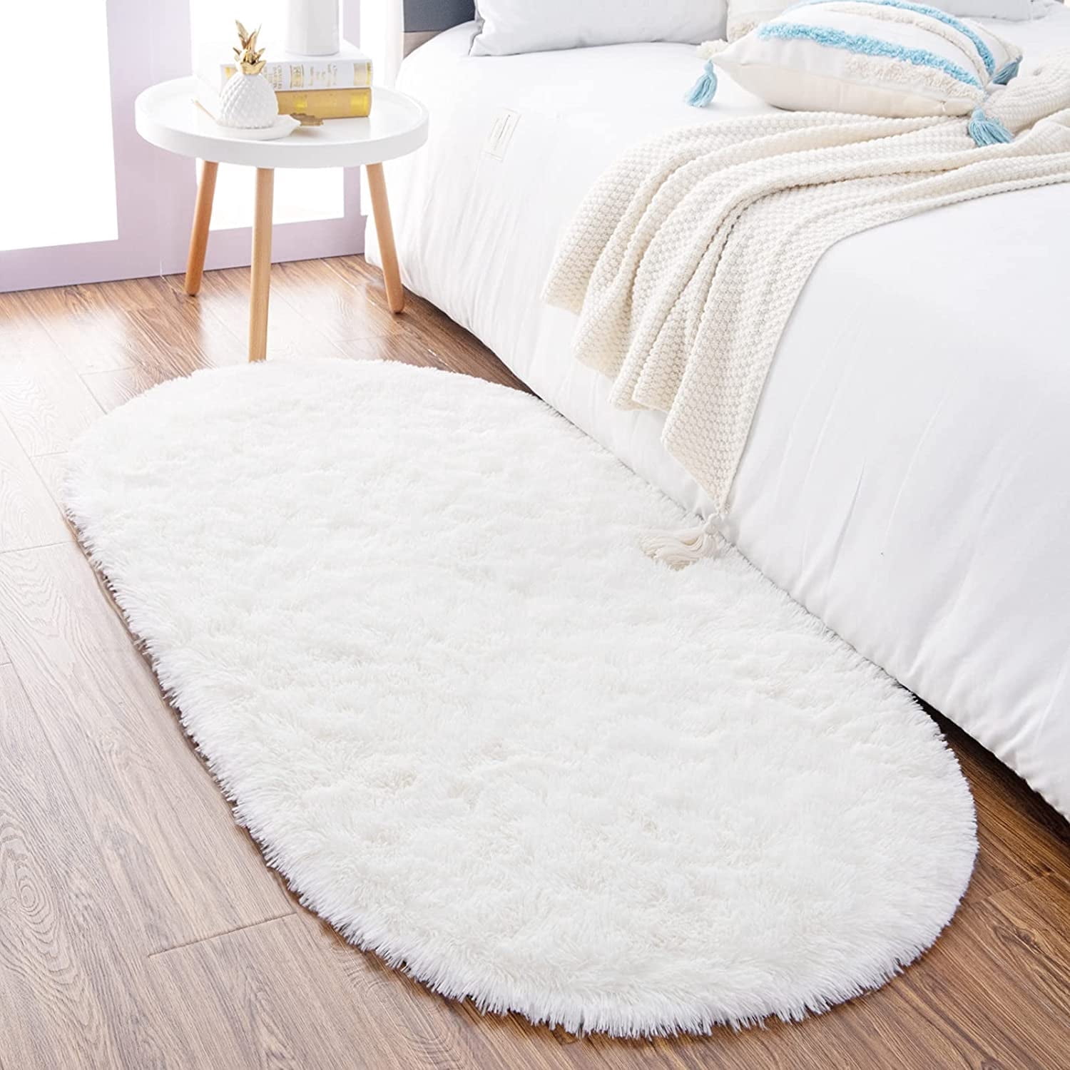 Homore Ultra Soft Modern Oval Bedroom Rug in Cream Color, 2.6' x 5.3 ...