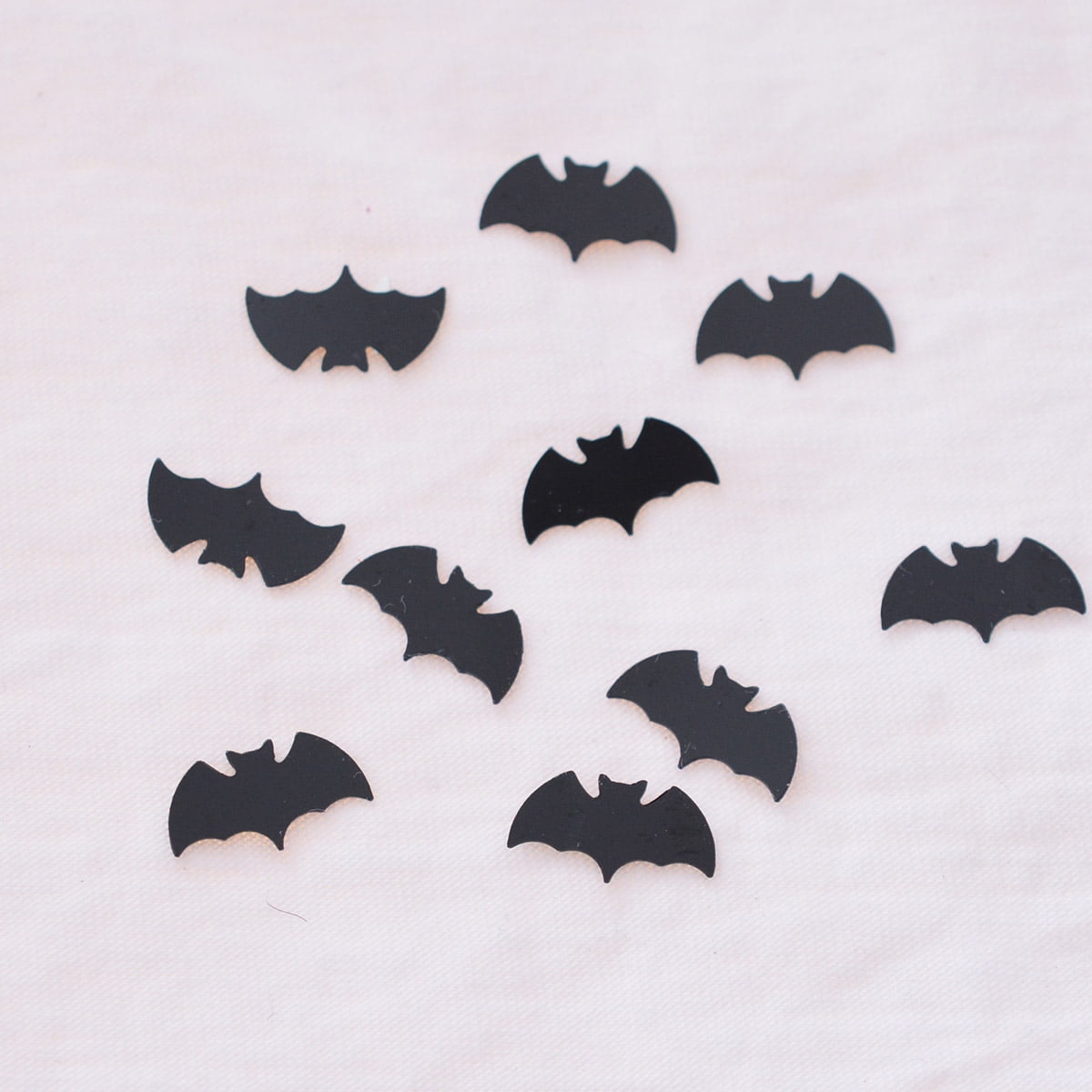Homoyoyo 1 Pack Bat Shape Black Paper Confetti for Party Table ...