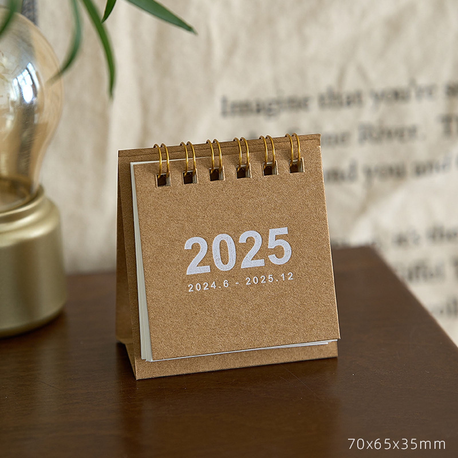 Honeeladyy 2024-2025 Mini Desk Calendar, 2.6" x 1.4" x 2.8" Mini ...