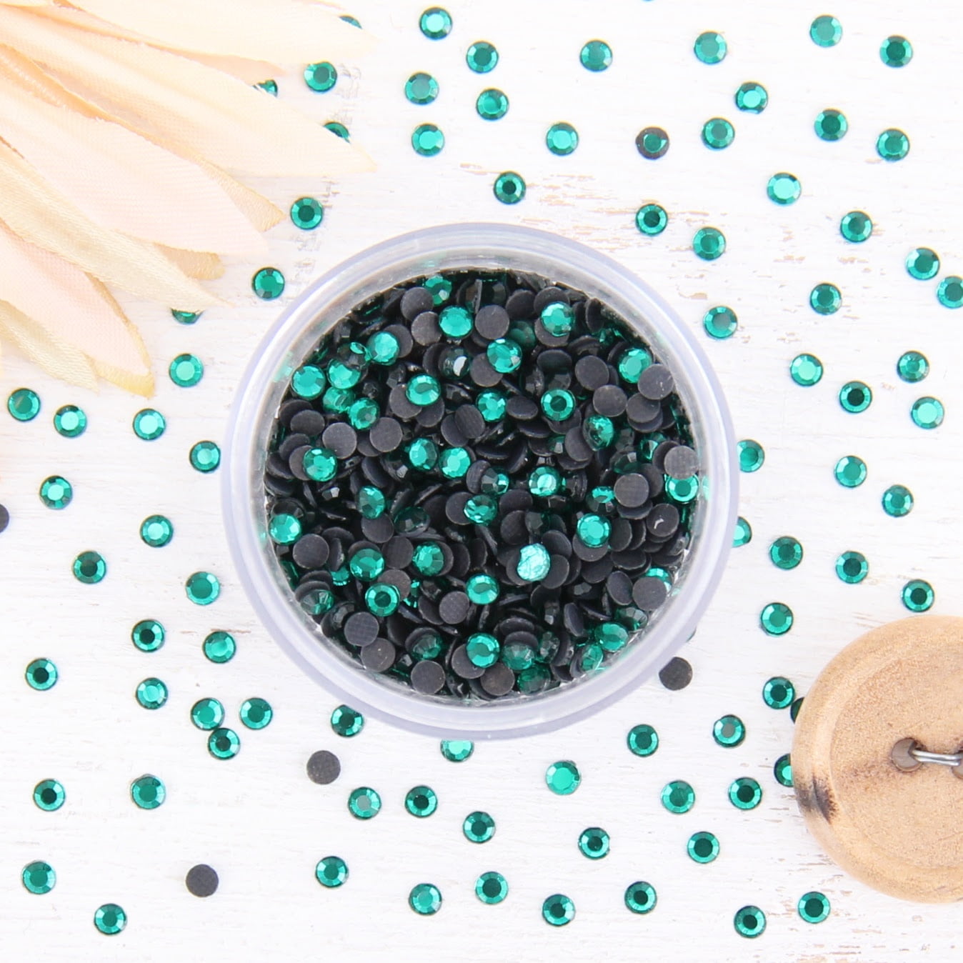 Hot Fix Rhinestones by Threadart SS16 (4mm) - Emerald - 5 Gross (720 ...