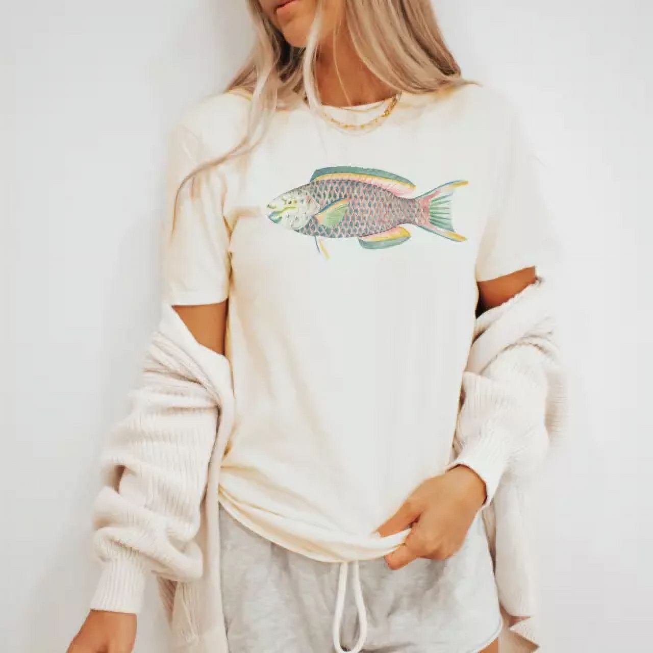 Hot Trending Fish Graphic Tee Retro Style Ocean Shirt Gildan Softstyle ...