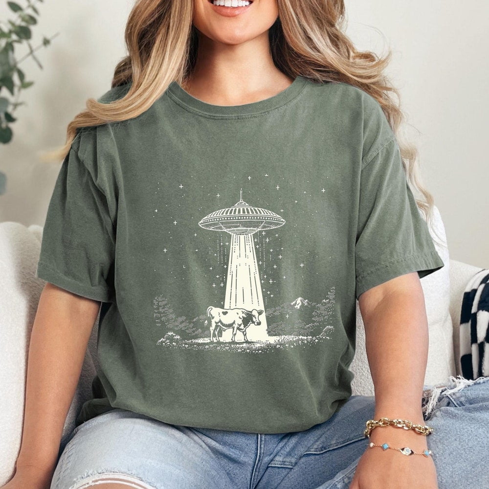 Hot Trending T-Shirt With Ufo Cow Abduction, Funny Western 90S Graphic ...