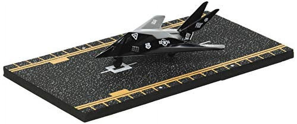 Hot Wings Planes F 117 Nighthawk Jet With Connectible Runway Black