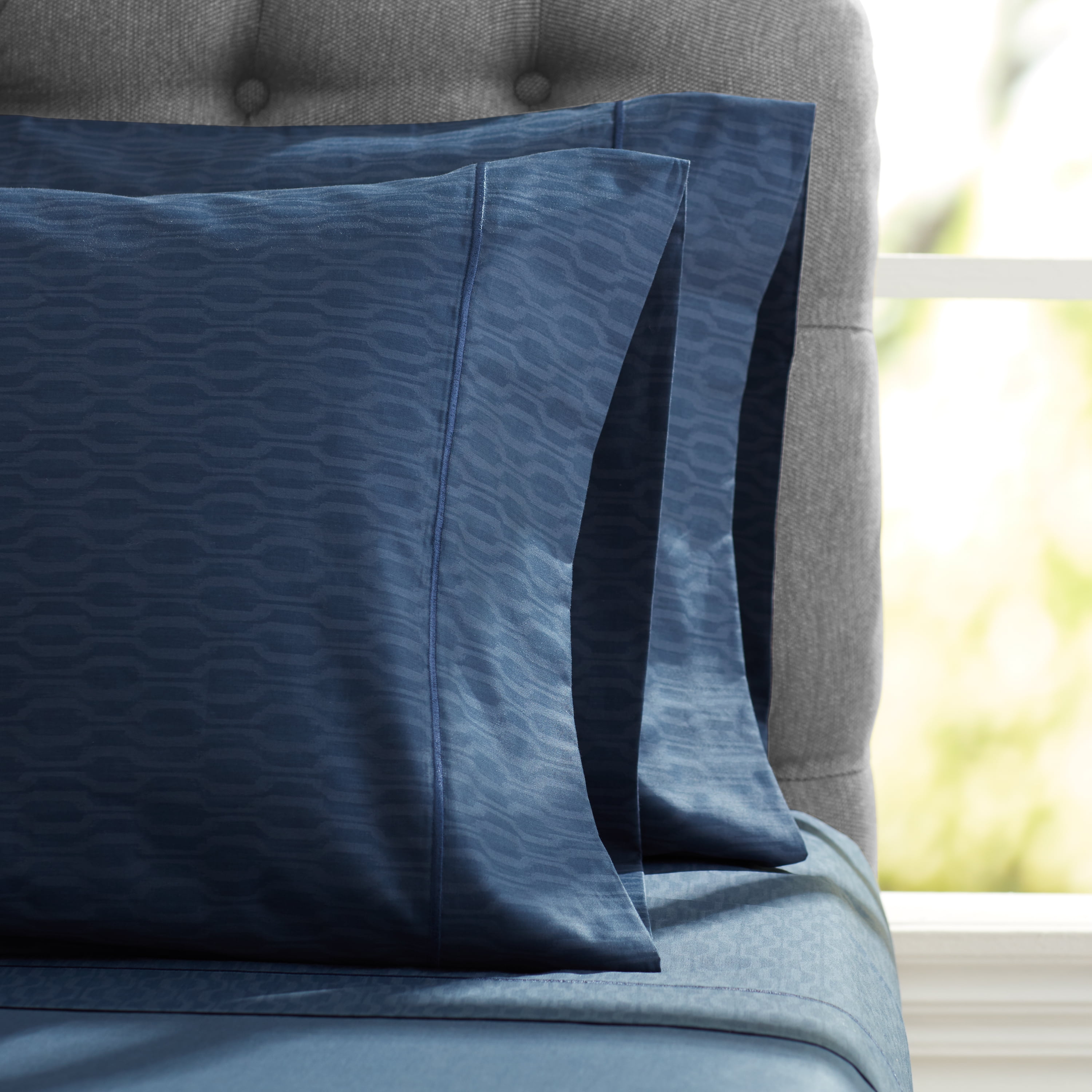 Hotel Style 600 Thread Count Navy Tonal Cotton Pillowcase, Standard ...