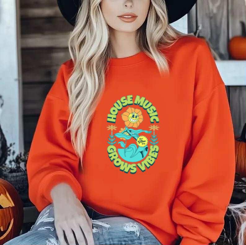 House Music Grows Vibes Funny Retro 70s DJ Turntable Graphic Sweatshirt ...