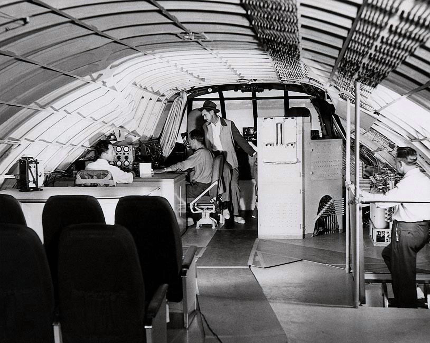 Howard Hughes Piloting H-4 Hercules 'Spruce Goose' - 20x30 Inch ...