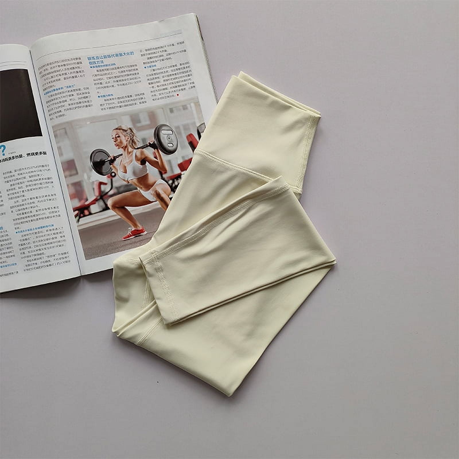 Huang Zhiwei Naked High Waist Yoga Pants for Women Wearing Tight Fit ...