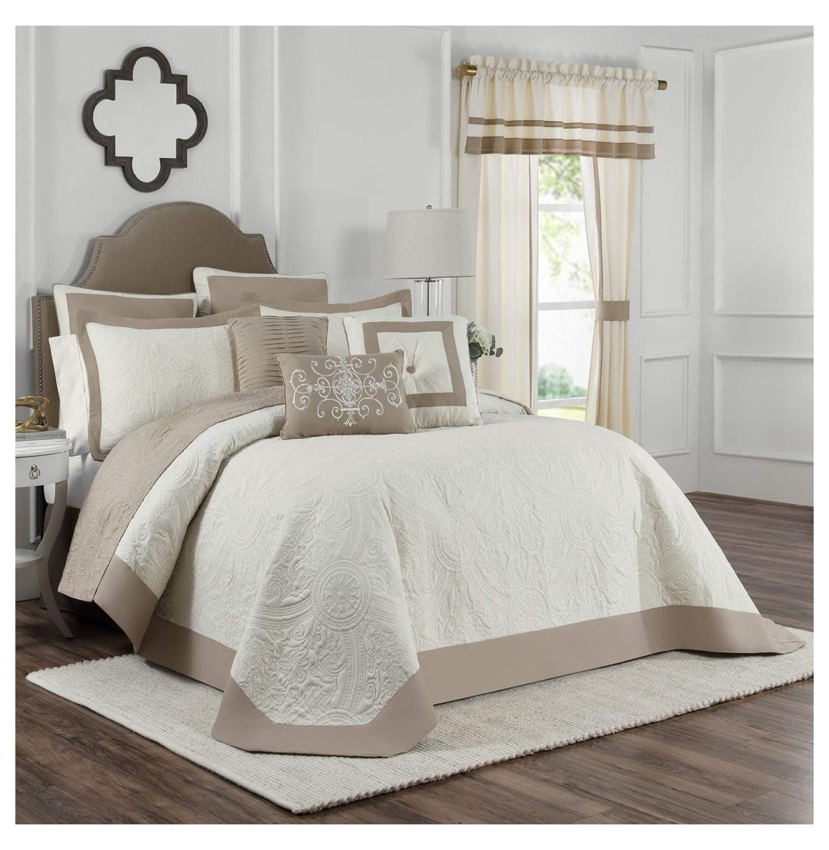 Huang zhong wen Bensonhurst Modern Farmhouse Medallion Bed Spread, Queen, Ivory - Walmart.com