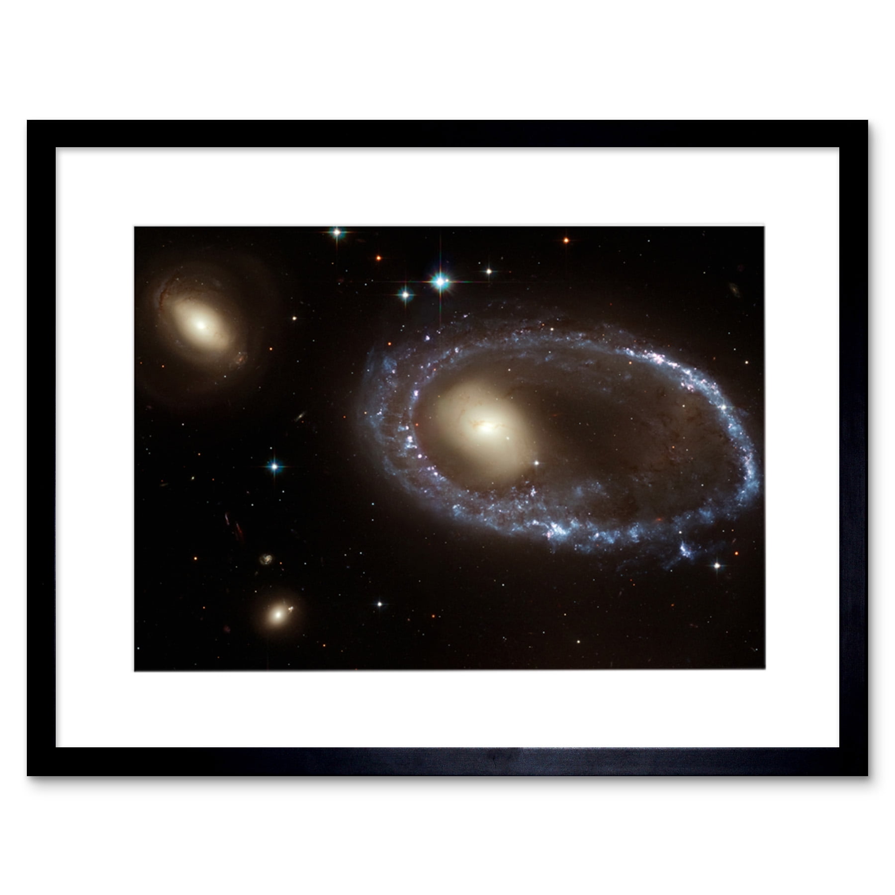 Hubble Space Telescope Image Blue Star Cluster Ring Yellow Nucleus ...