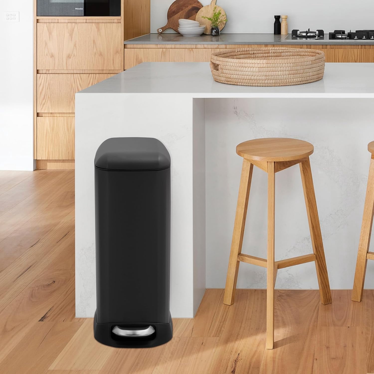 Huisuilinss Soft Close Step Trash Can, Slim Trash Can 3.2 Gallon with ...