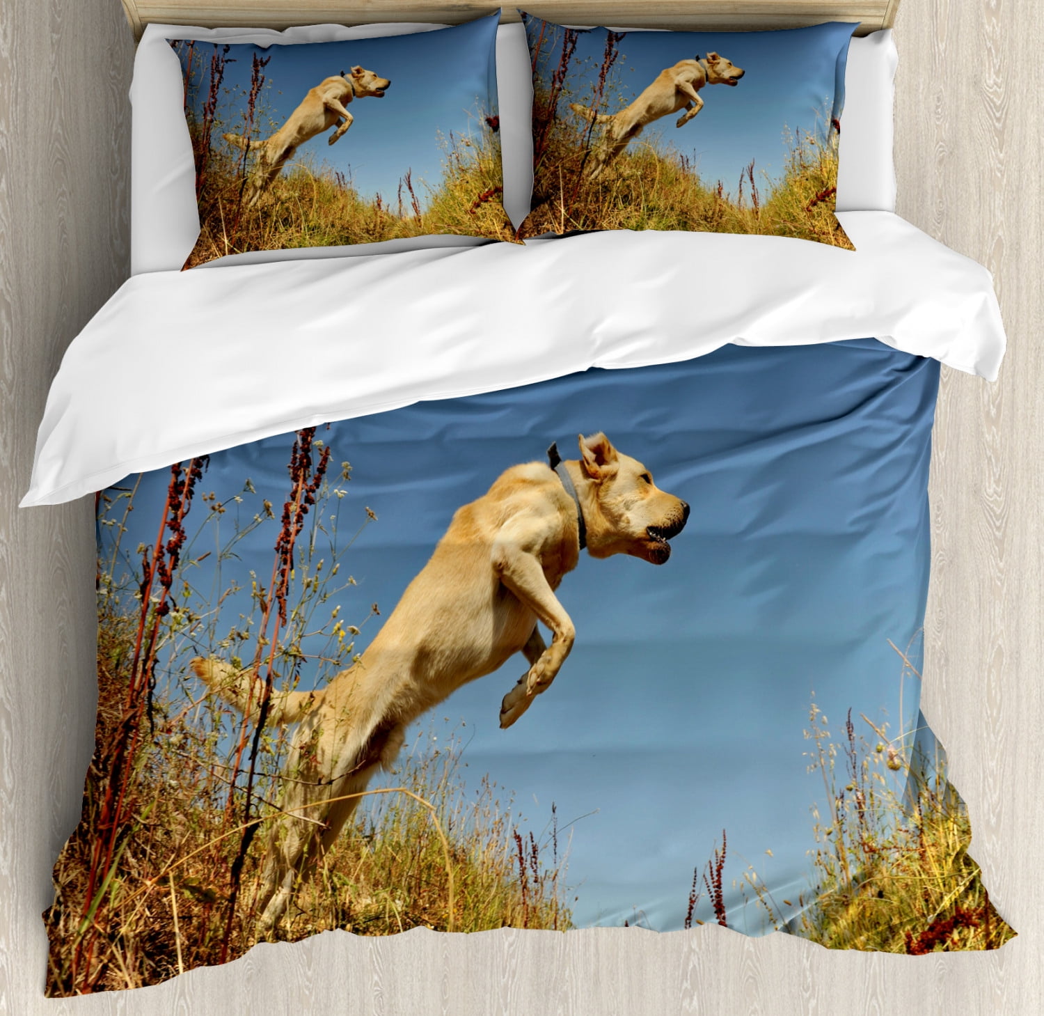 Hunting Duvet Cover Set Queen Size, Purebred Labrador Retriever Jumping ...