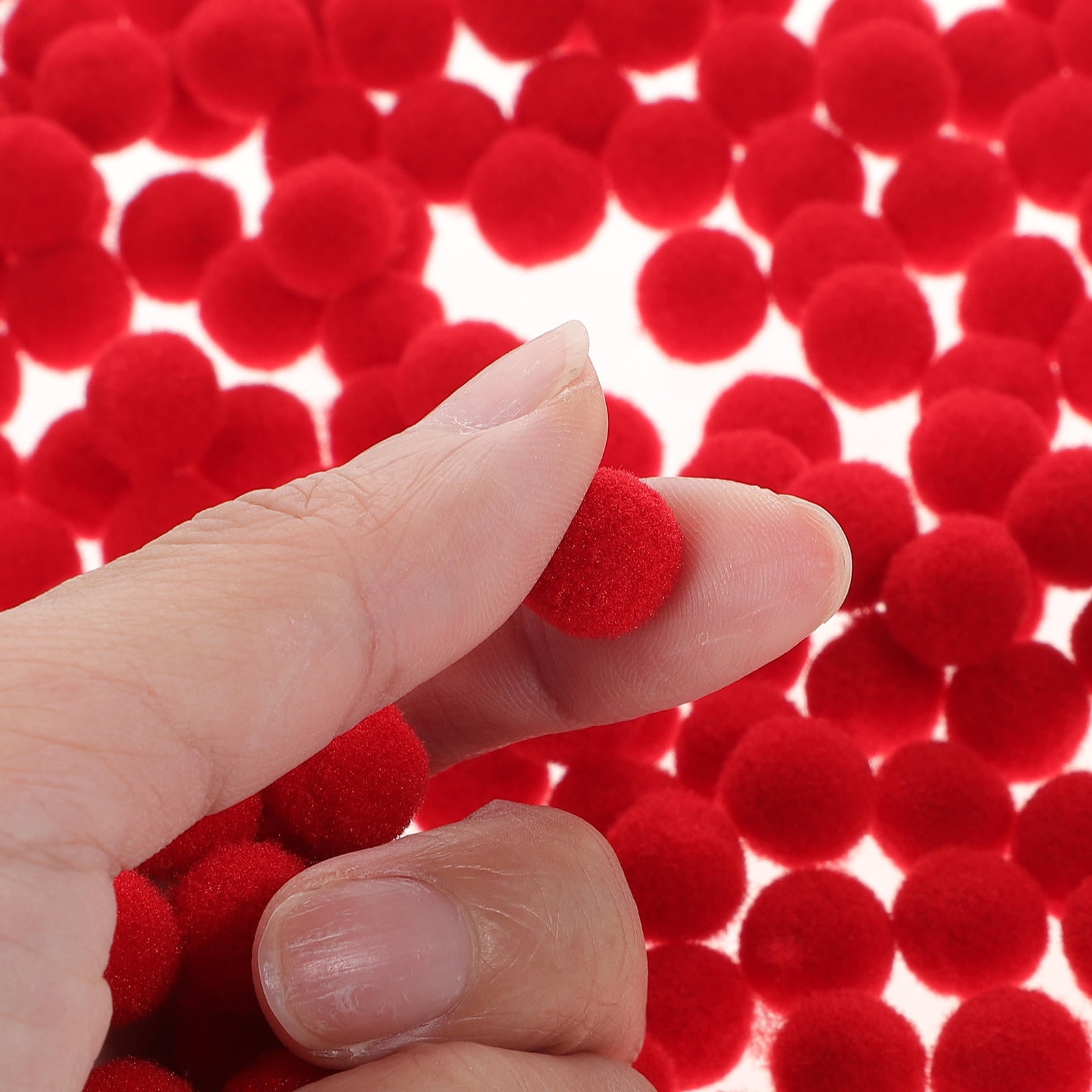 IDEANATEGRATE Red Pompom Ball 600Pcs Fluffy Round Plush Yarn for DIY ...