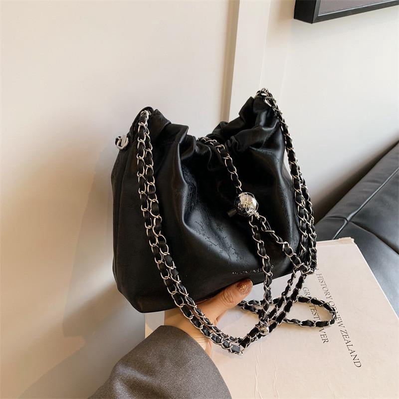 IELGY Korean niche design simple shoulder silver commuter bag, chain ...
