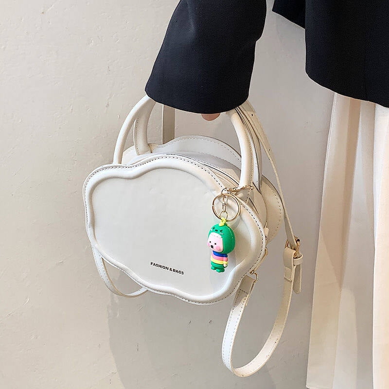 IELGY messenger bag female niche design sense fresh and simple fashion ...