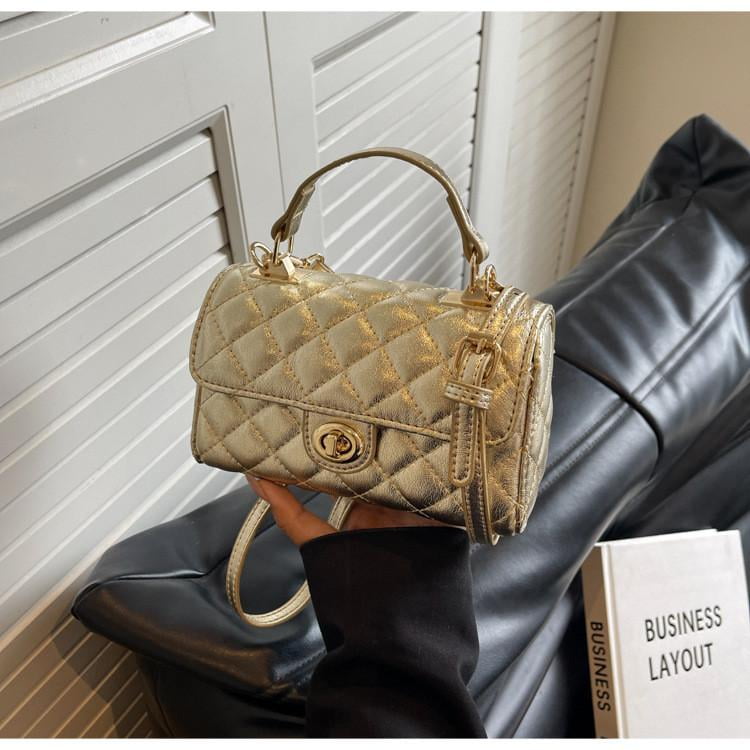 IELGY silver handbag, popular commuting shoulder foreign style ...