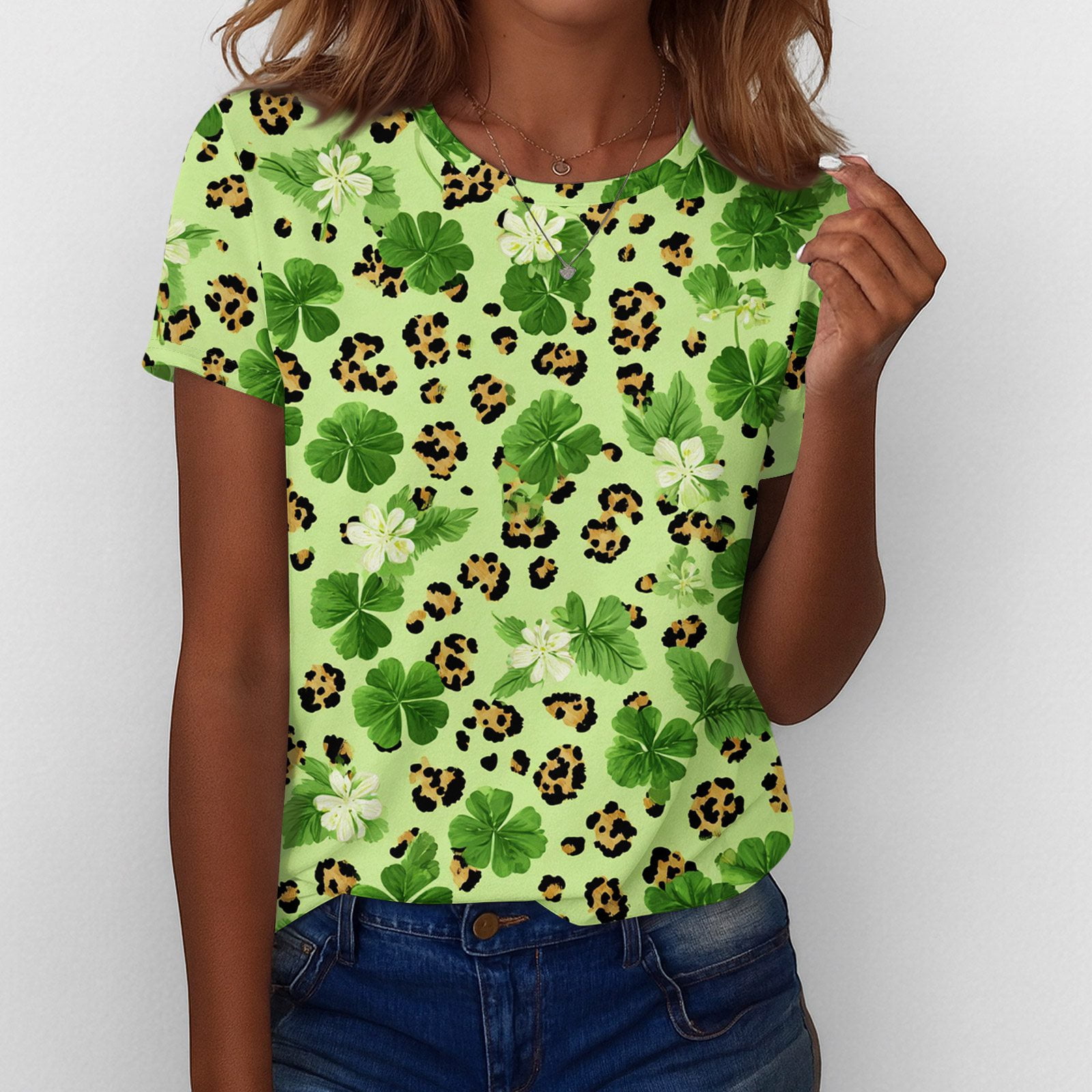 Iaqnaocc St Patrick's Day T Shirts for Women Lucky Clover Graphic Short ...