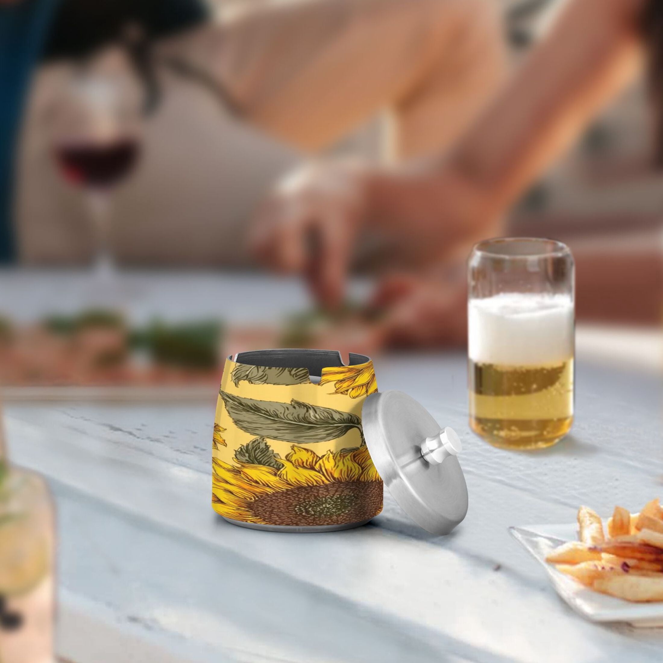 Iauyy Large Metal Ashtray with Lid - Outdoor & Indoor Patio Car Use ...