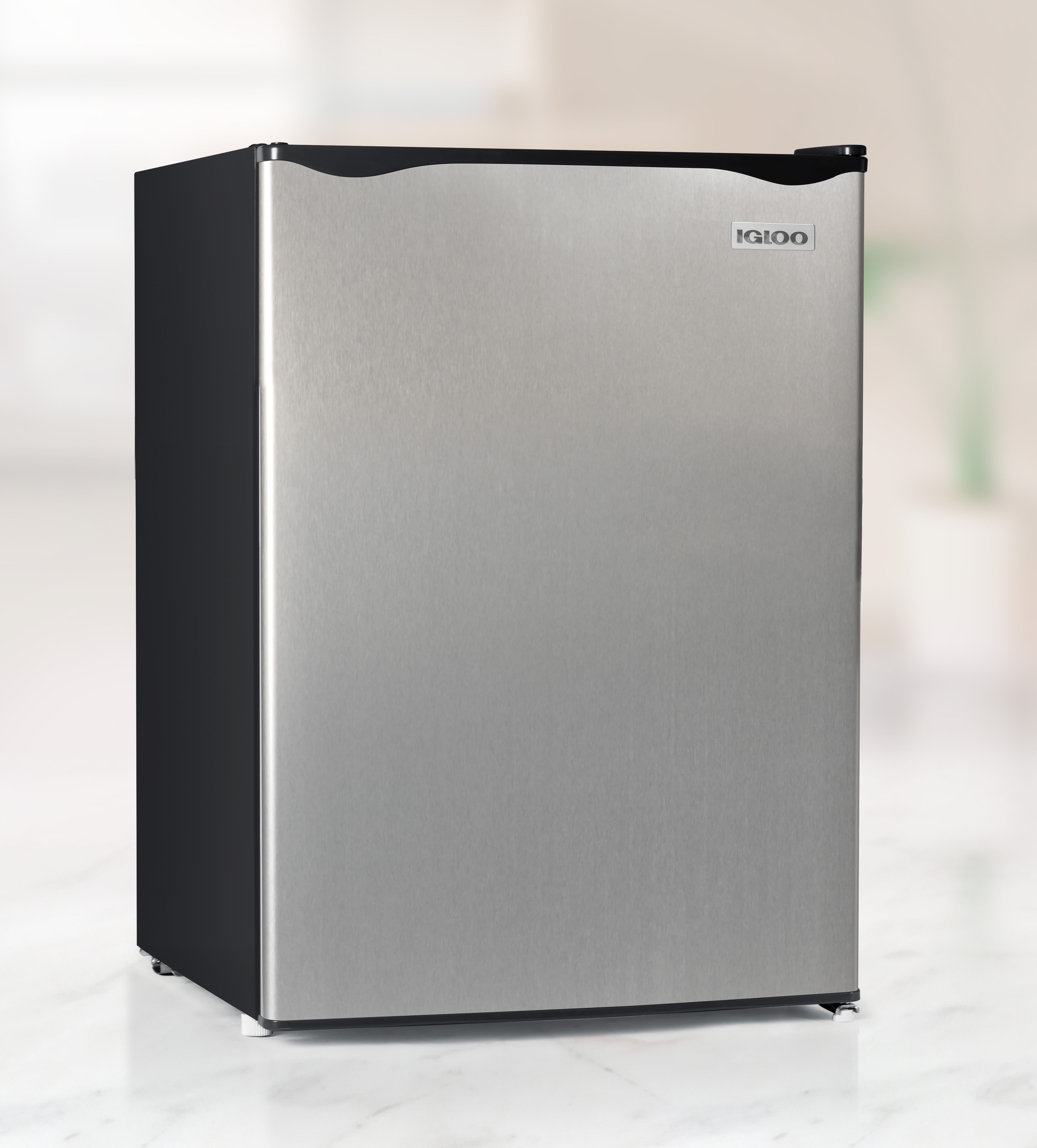 Igloo 2.6 Cu.Ft. Compact Fridge with Freezer, 2 Shelves, Ideal for ...