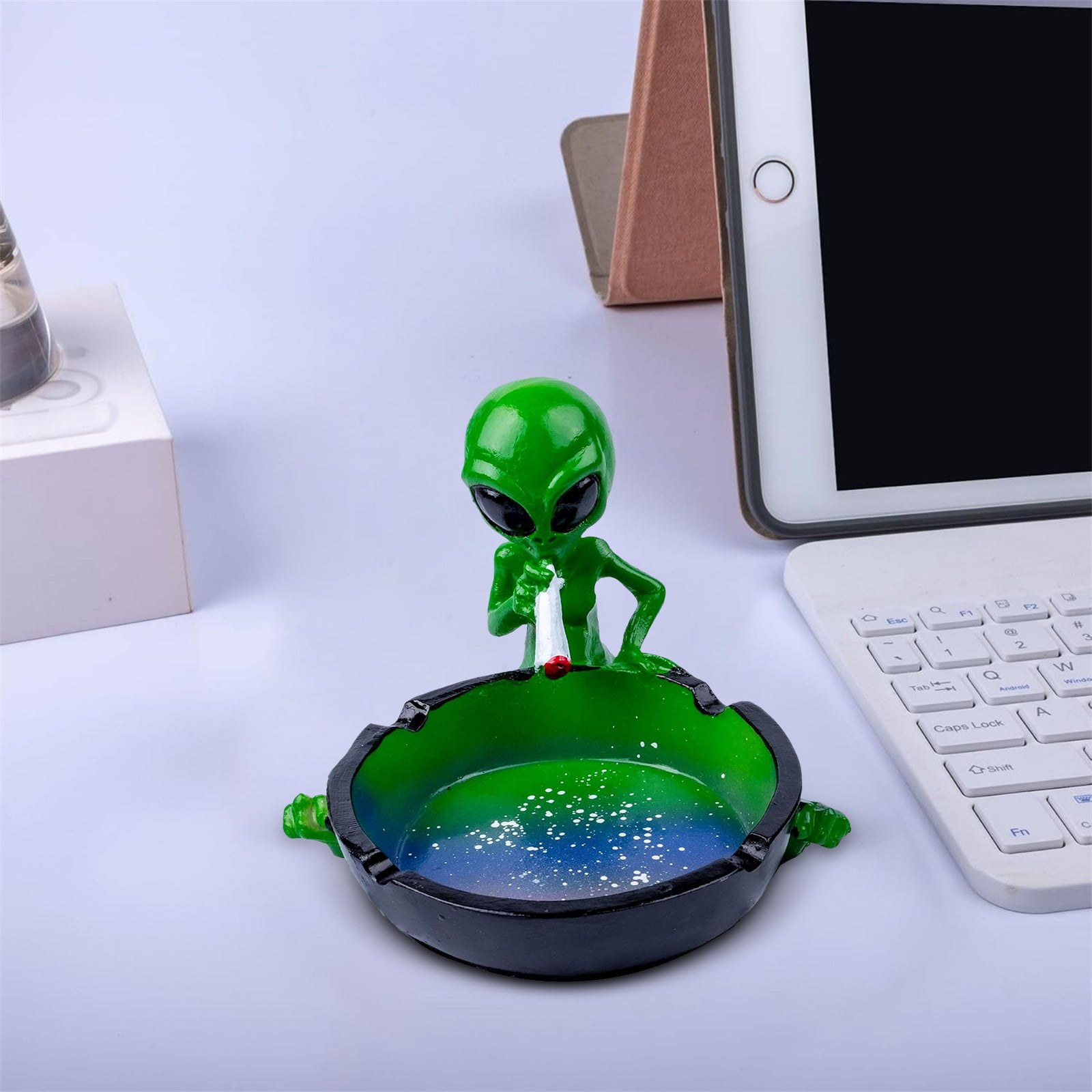 Ihgeha Mantle Decor A Unique Design From Outer Space: The Creative ...