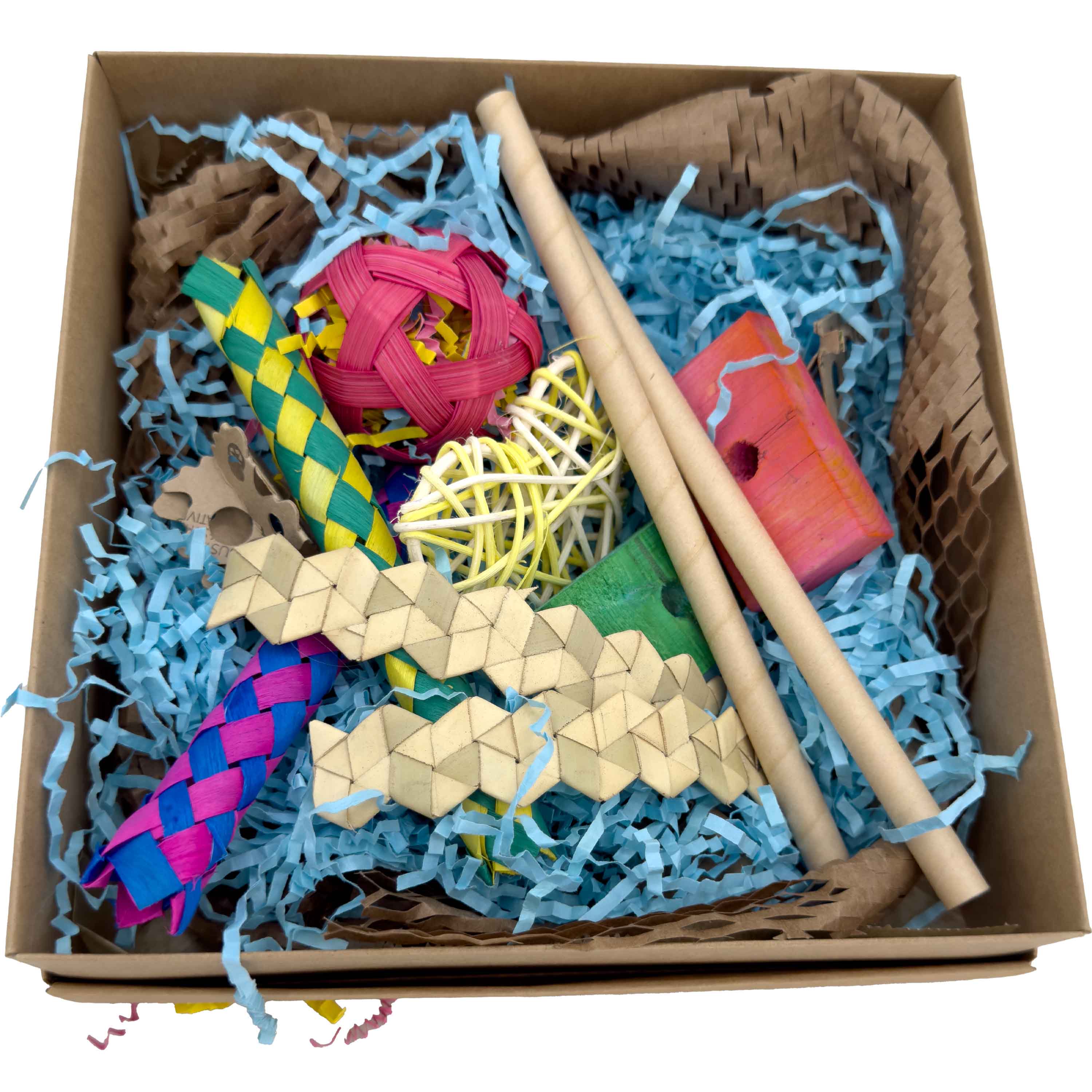 Impeckable Bird Toys 3106 Bamboo Heart Foraging Box with Finger Traps ...
