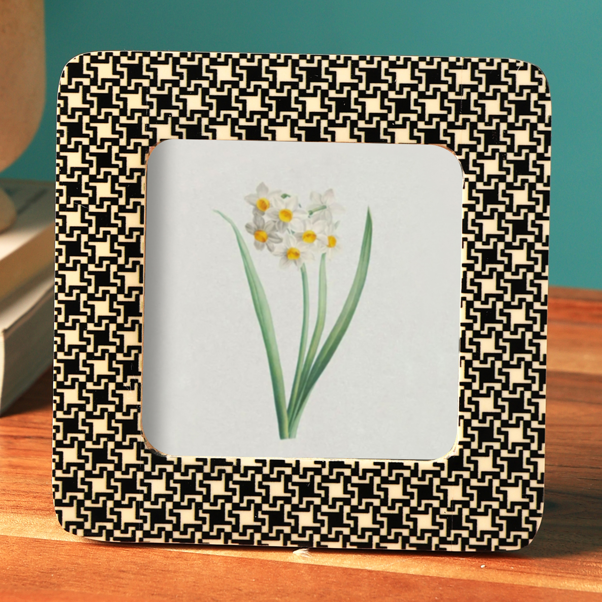 Expobazaar Handcrafted Ivory Resin Round Corner Photo Frame - Walmart.com