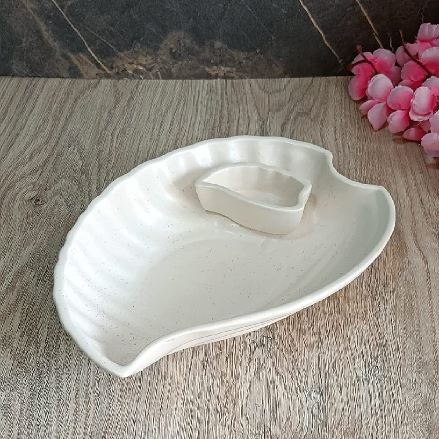India Meets India Ceramic Chip and Dip Tray [Off-White], Leaf Design ...