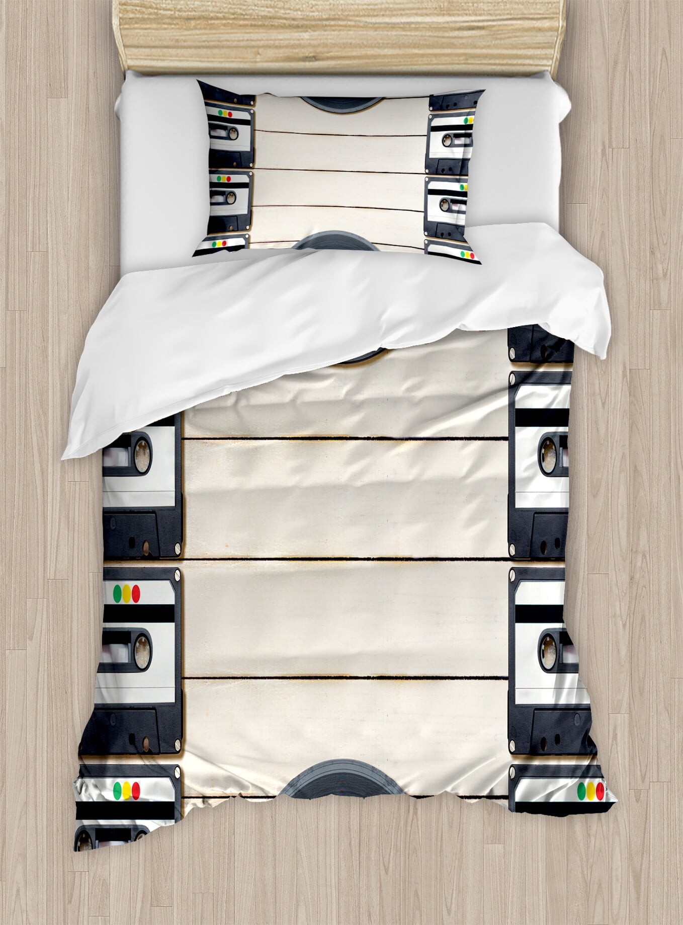 Indie Duvet Cover Set, Top View of Audio Cassettes Gramophone Records ...