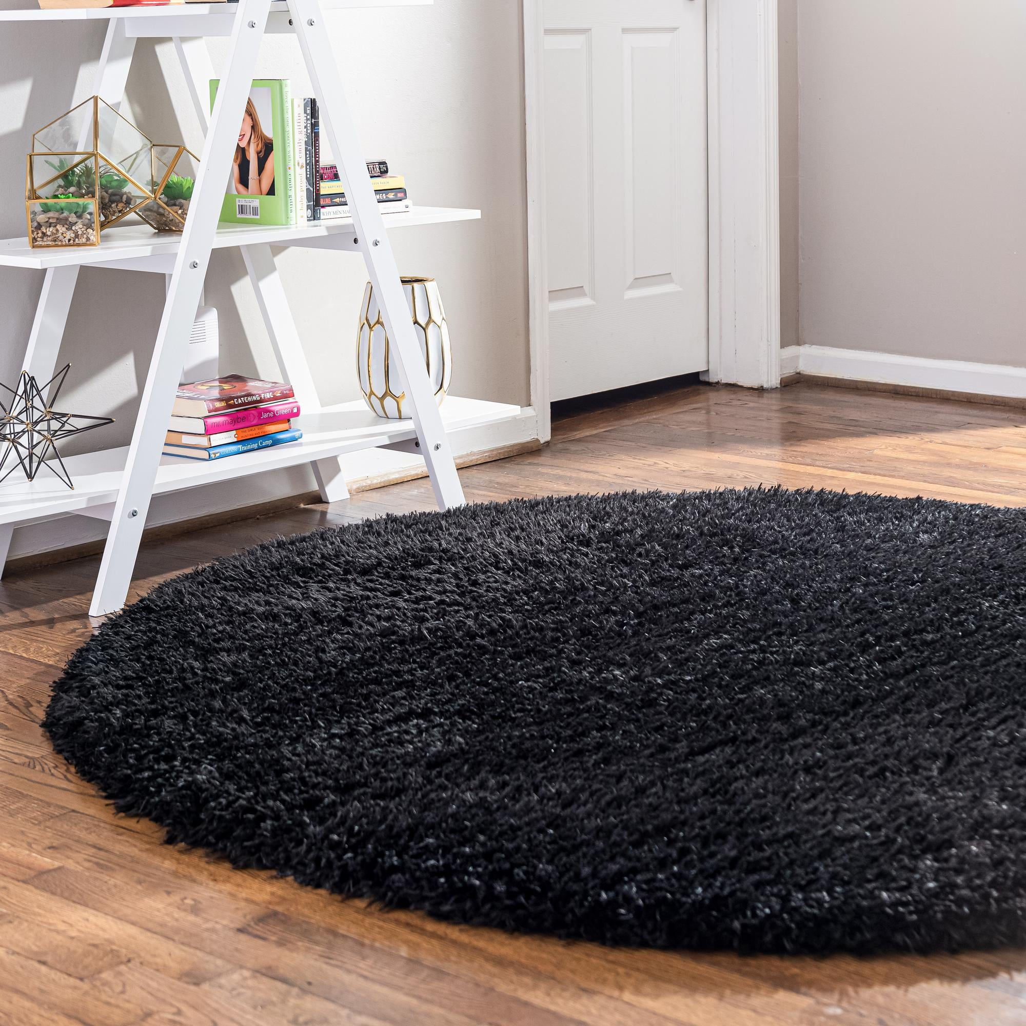 Infinity Collection Solid Shag Round Rug by Rugs.com ‚Äì Black 4' Round ...