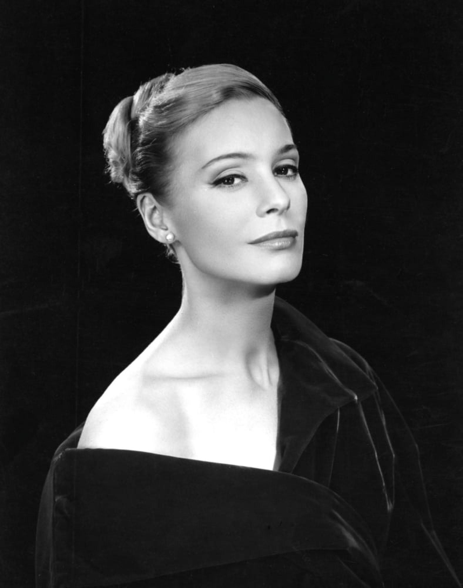 Ingrid Thulin Portrait C. 1961 Photo Print (16 x 20) - Walmart.com