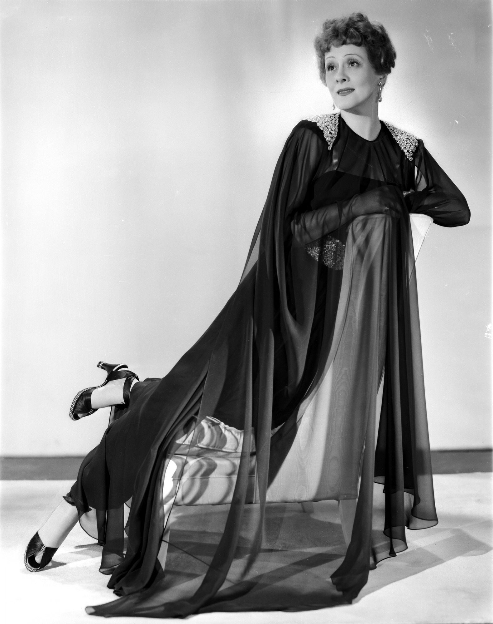 Irene Rich in a Black Dress and Kneeling Photo Print (8 x 10) - Walmart.com