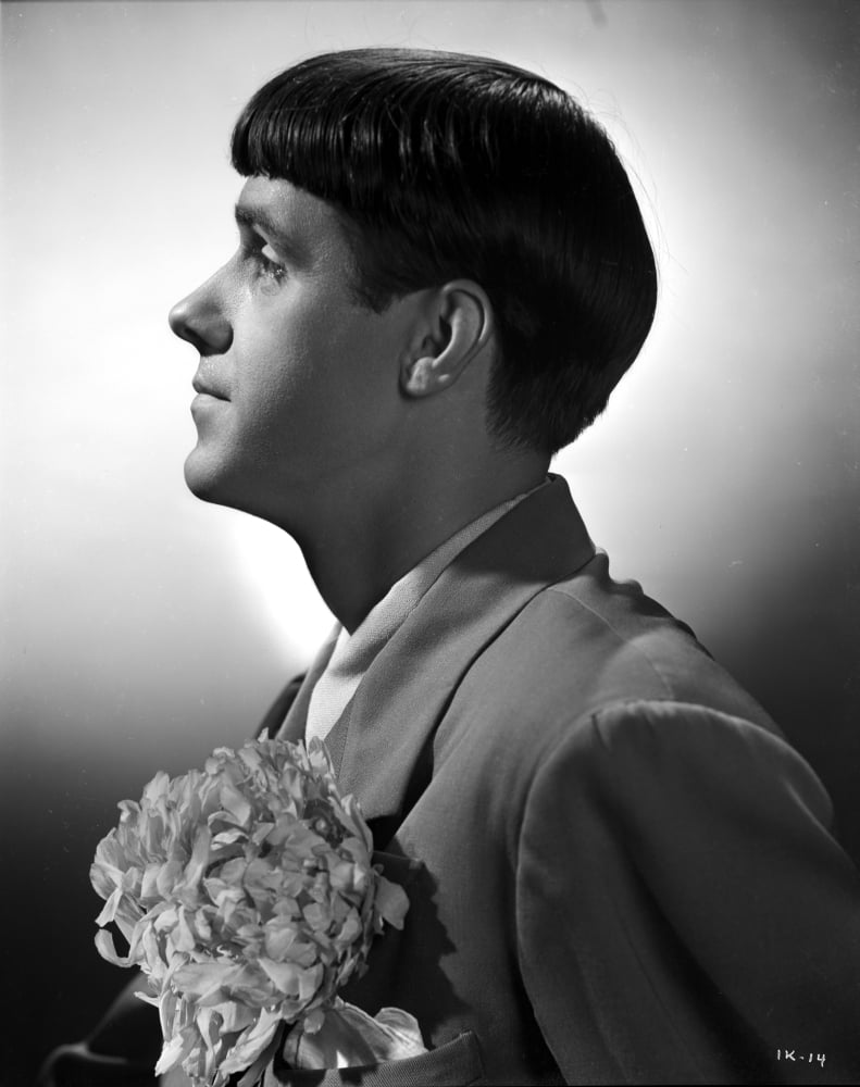 Ish Kabibble with flowers Photo Print (8 x 10) - Walmart.com