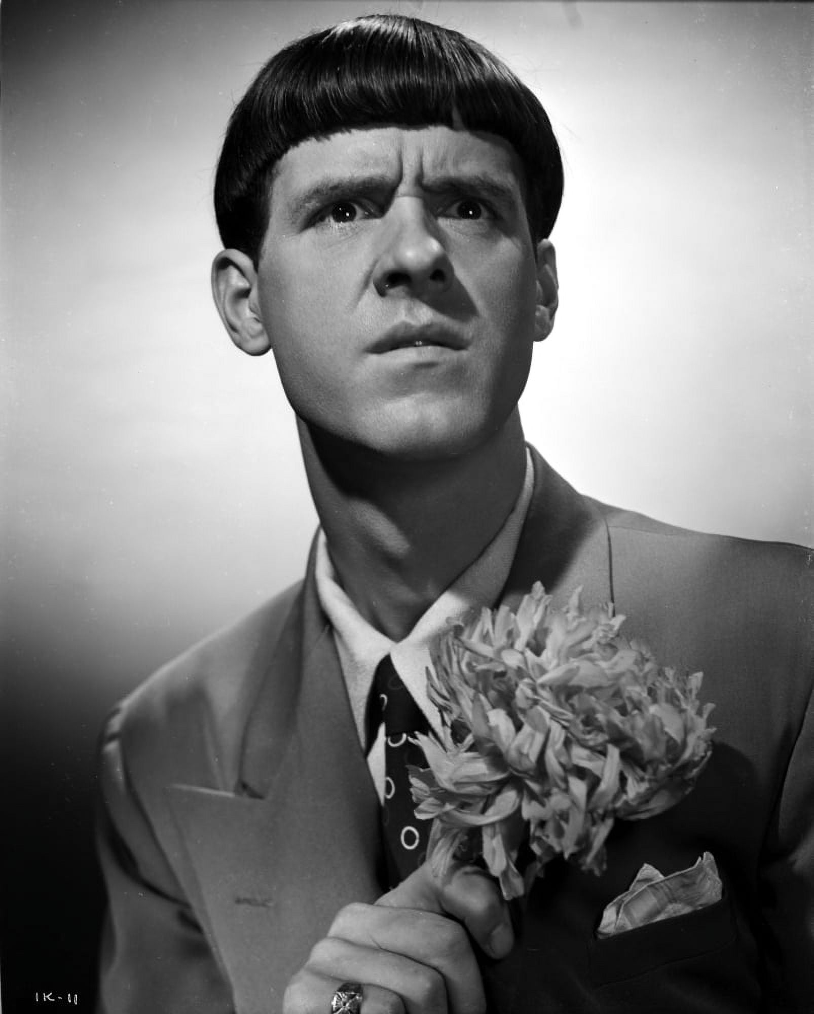 Ish Kabibble with flowers Photo Print (8 x 10) - Walmart.com