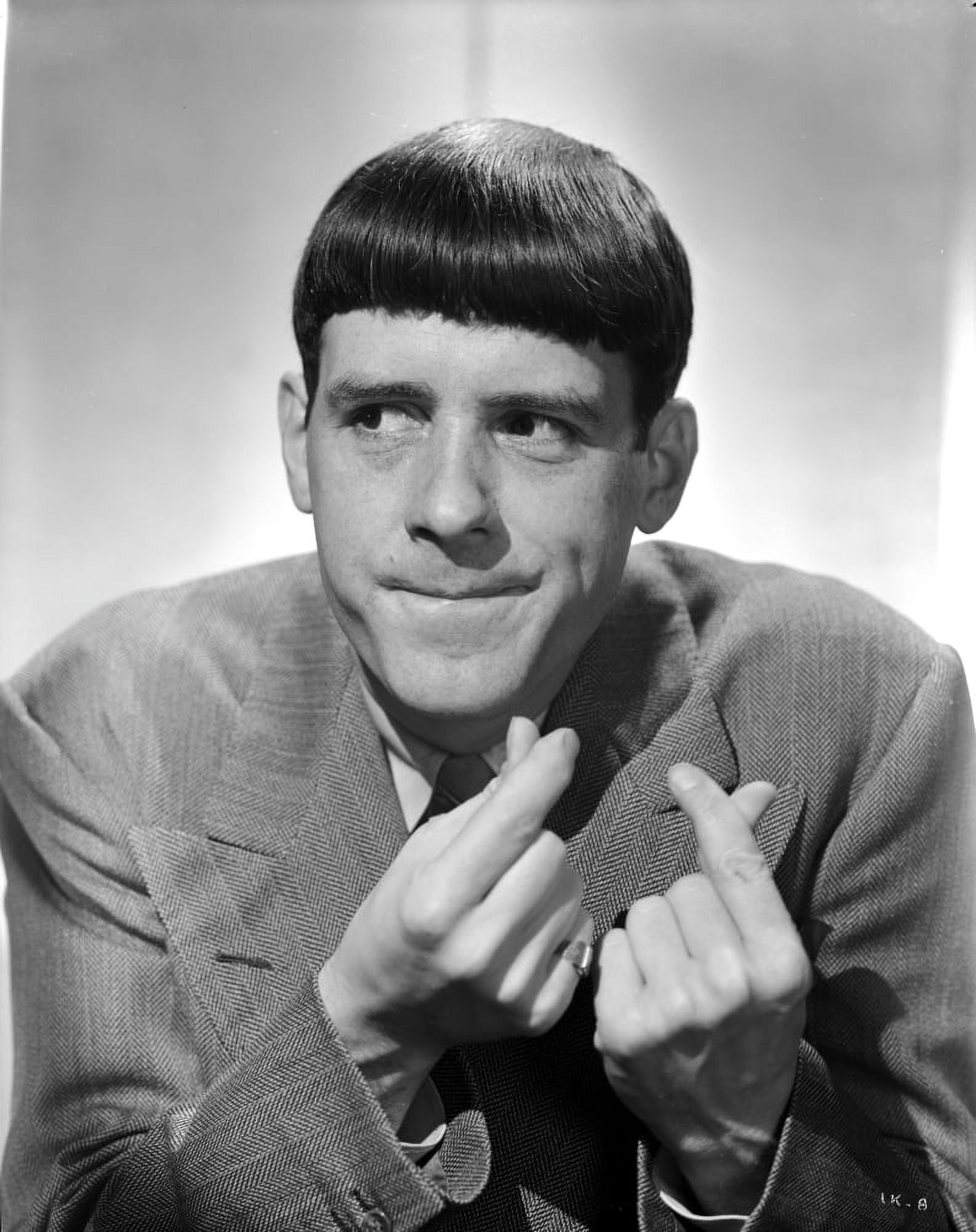 Ish Kabibble with gesturing hands Photo Print (8 x 10) - Walmart.com