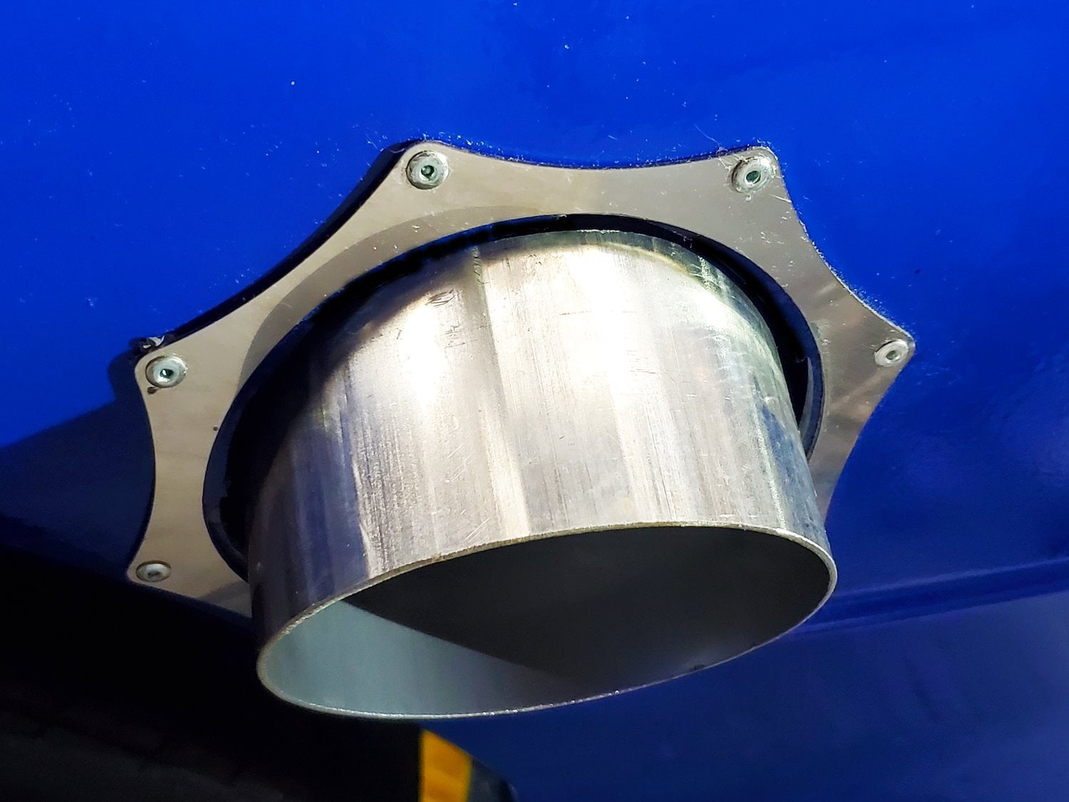 JEGS 31952 Exhaust Pipe Fender Exit Bezel For 4 in. Collectors 4 1/2 in ...