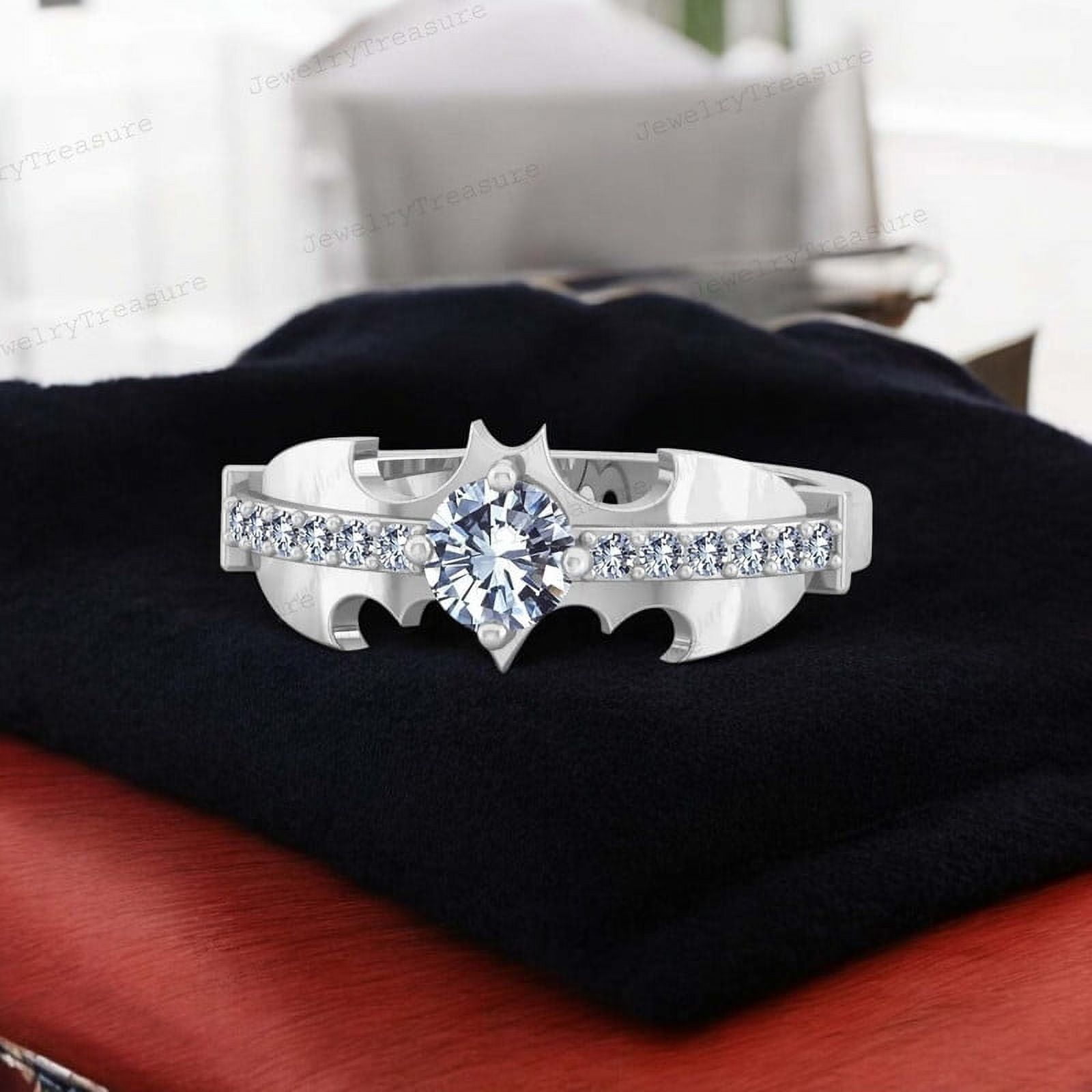 JEWELRYTREASURE 5 mm / 1 Ct Women Bat Inspired Ring Bat Symbol Ring ...