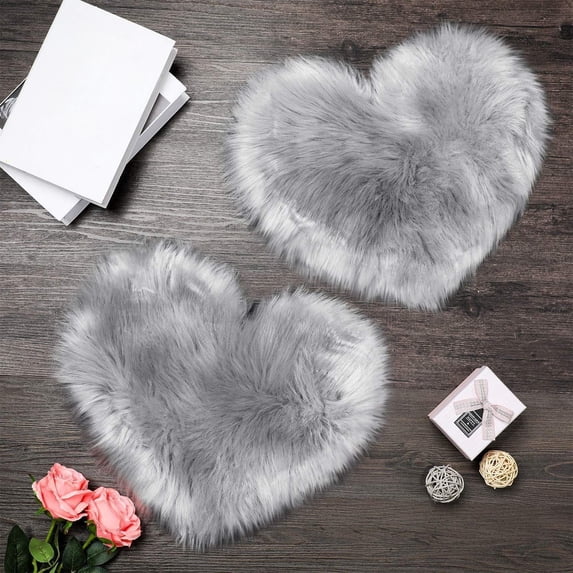 JHdrYfe 2 Pieces Heart Shaped Rugs for Bedroom, Fluffy Faux Fur Rugs ...