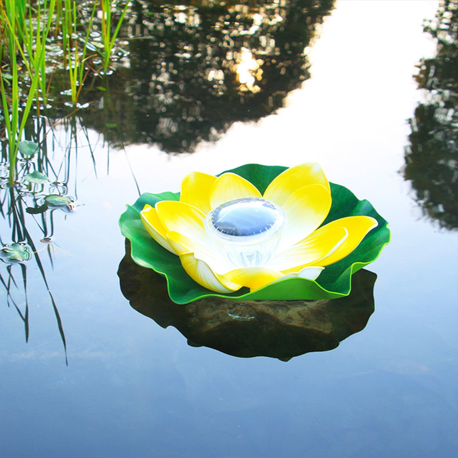 JMKQLZ Floating Pool Lights, LED Solar Floating Lotus Flowers Lamps ...