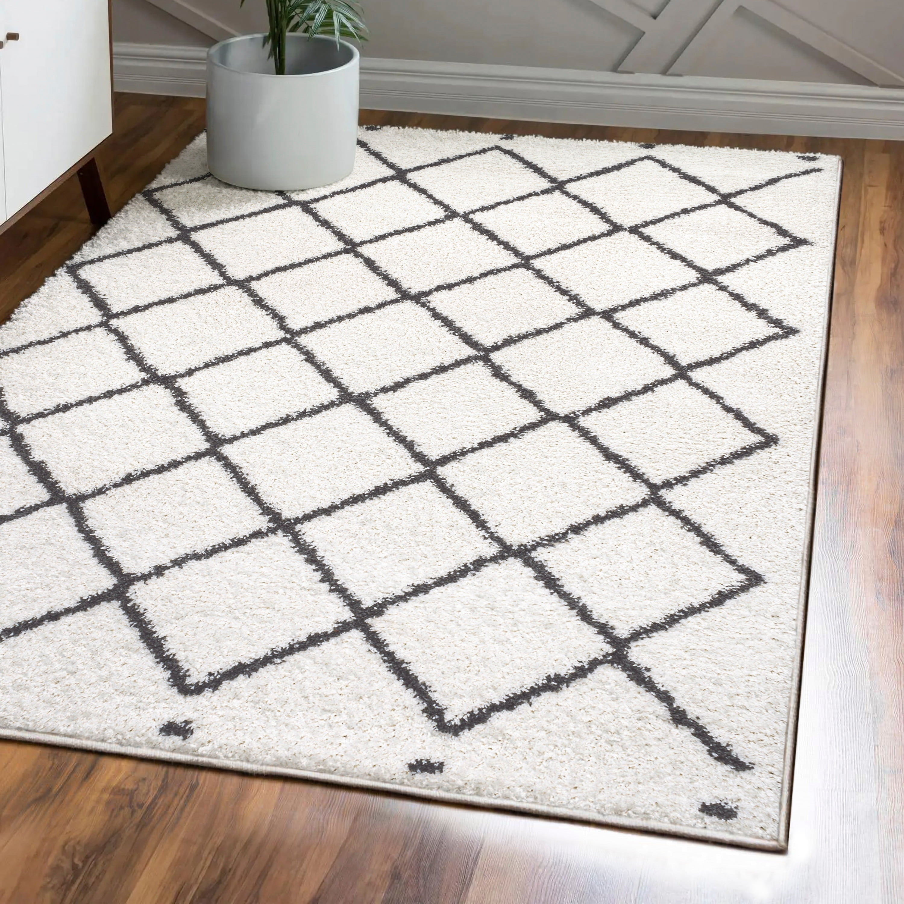 JONATHAN Y JONATHAN Y Pere Moroccan Style Diamond Shag Area Rug 4 X 6 ...