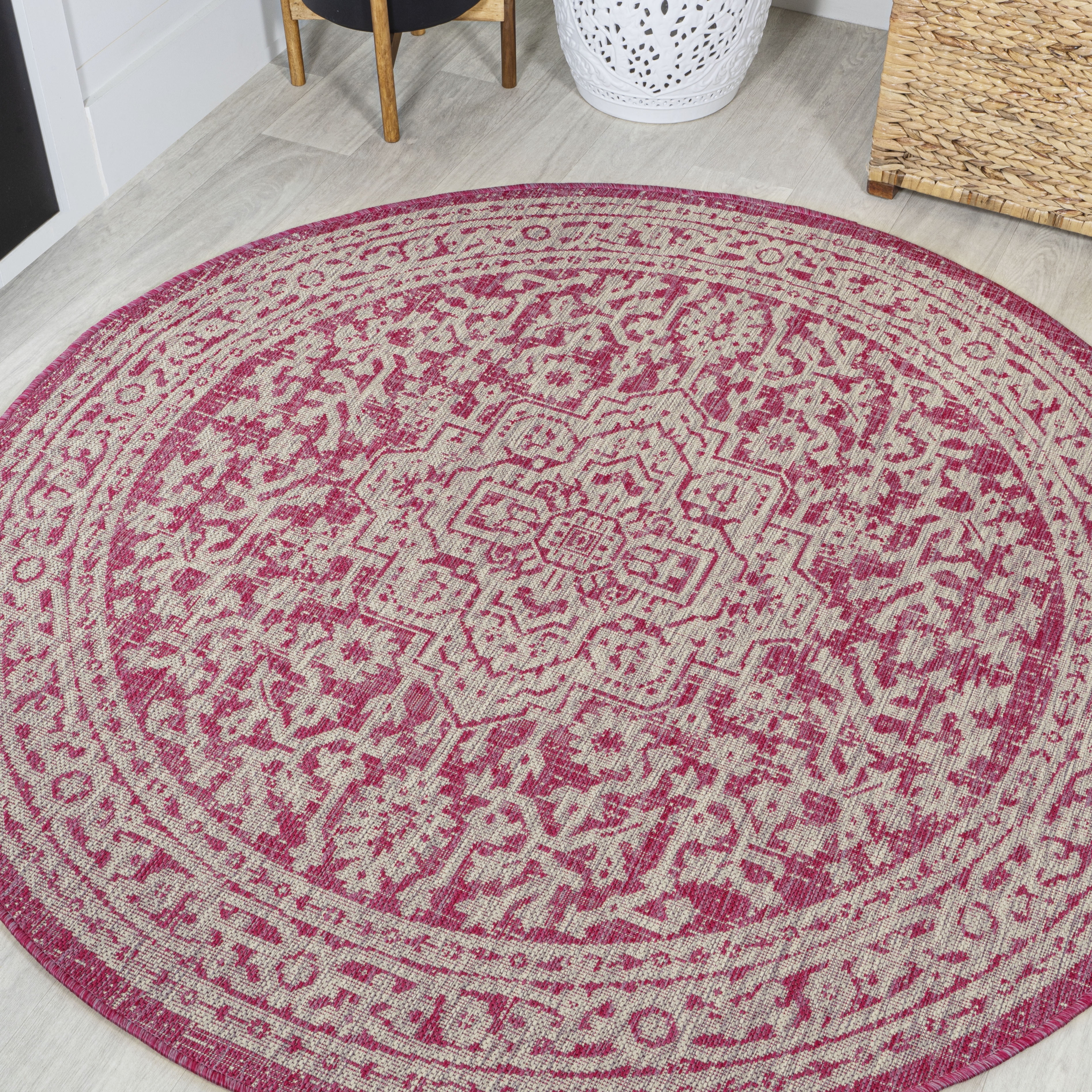 JONATHAN Y SANTA MONICA 5' Round Area Rug, Sinjuri Medallion Textured ...
