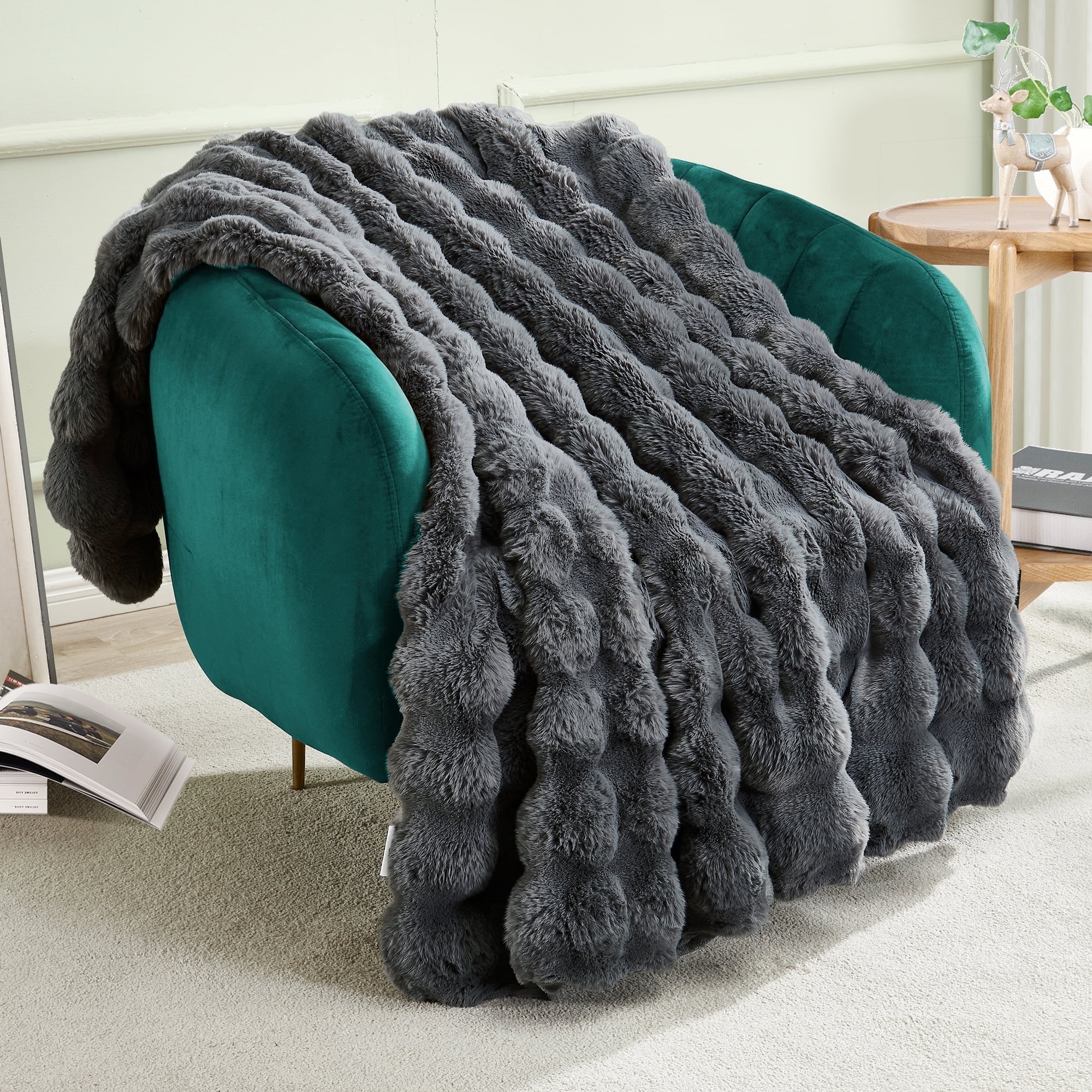 JONIYEAR Soft Solid Thick Bubble Faux Rabbit Fur Throw Blanket 50" x 60 ...